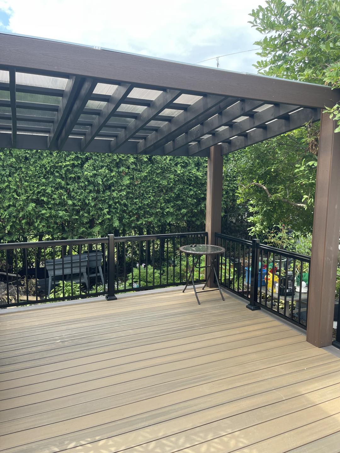 Ottawa Decking Delights: Outdoor Kitchen under the Gazebo – Luxury DecKing